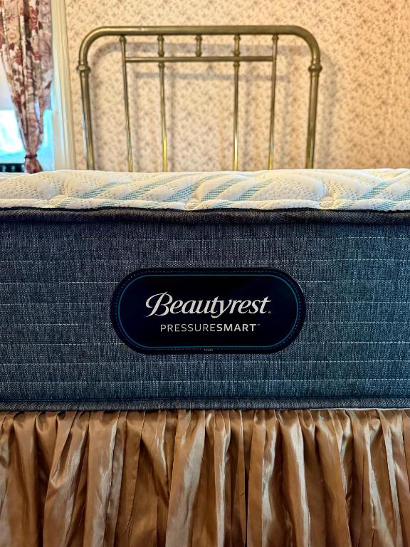 Pansy’s Parlor Bed & Breakfast, Golden (updated prices 2025)