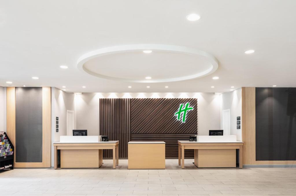 Holiday Inn Newark International Airport, Newark (updated prices 2025)