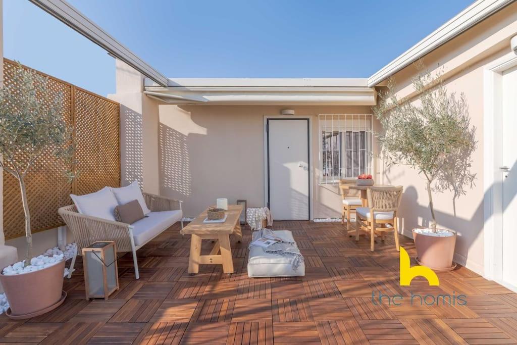 Romantic Rooftop with Acropolis View & Whirlpool!, Athens (updated ...