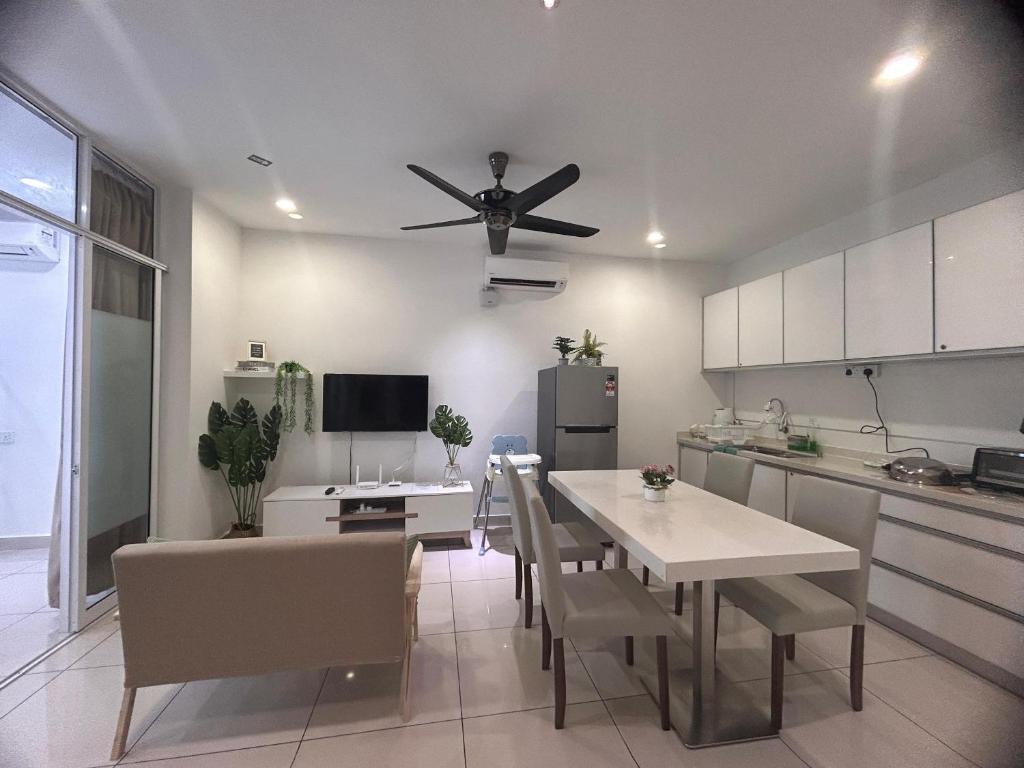 City View & Sea View Mansion One Gleneagles Gurney Komtar George Town ...