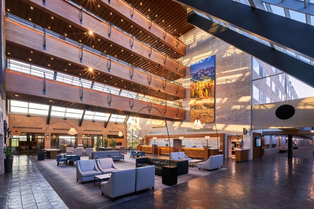 The Inverness Denver, a Hilton Golf & Spa Resort, Englewood (updated ...