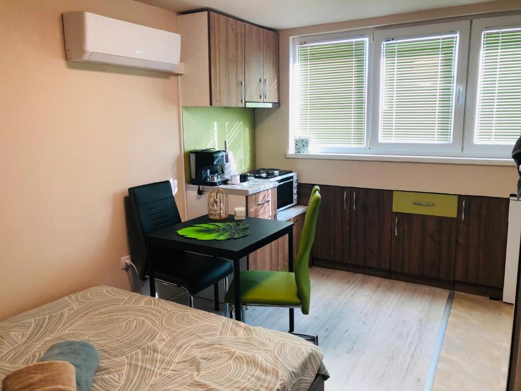 Green Room, Varna City (updated prices 2026)