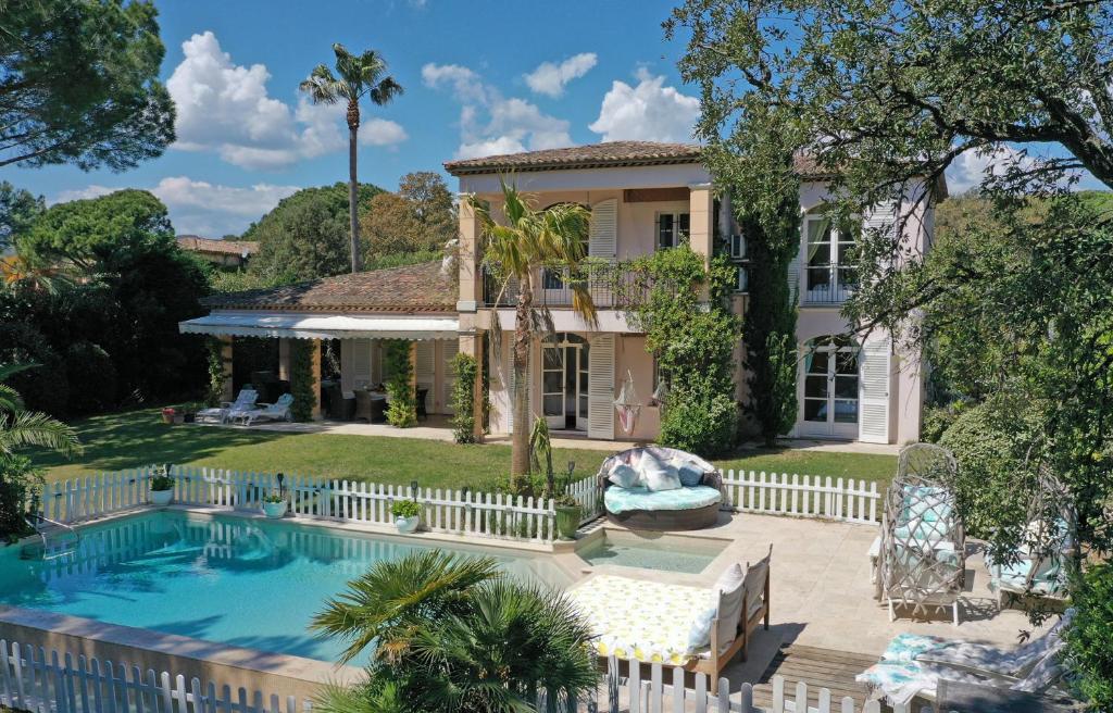 83LAVIE - La Vie en Rose Beauvallon, Grimaud (updated prices 2025)