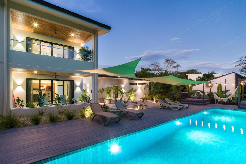 Casa Bo Jungle - Steps to Tamarindo Beach - Surf Pool, Tamarindo (updated prices 2025)