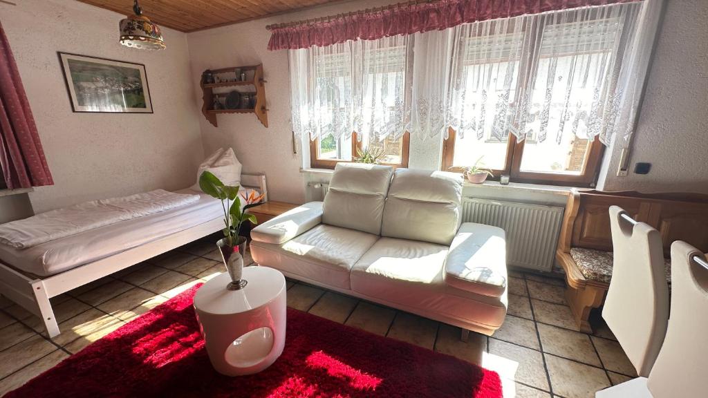 Die Rustikale mit Blick auf die Naab, Burglengenfeld (updated prices 2025)