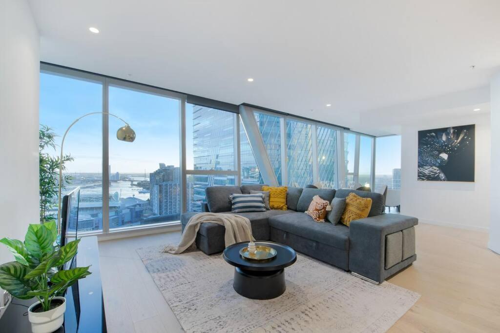 Harry-WSP JawDropView 3B2B w Parking Near SkyBus, Melbourne (updated ...