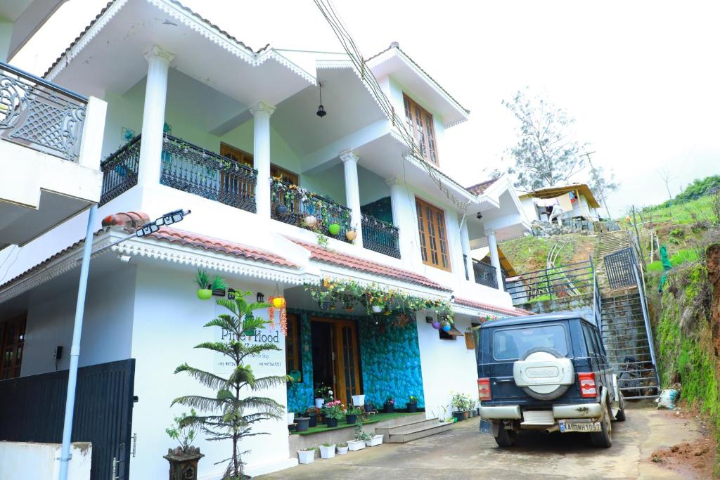 Pine Hood Villa, Ooty (updated prices 2026)