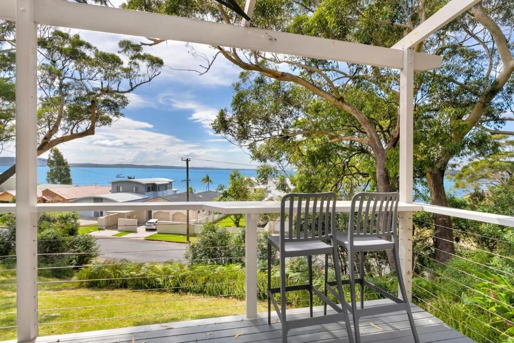 Sally Beach house with ocean views, Salamander Bay (updated prices 2025)