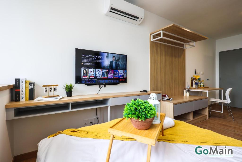 Infinity SkyPool - KL Suite KL Sentral Brickfield by GoMain, Kuala Lumpur (updated prices 2025)