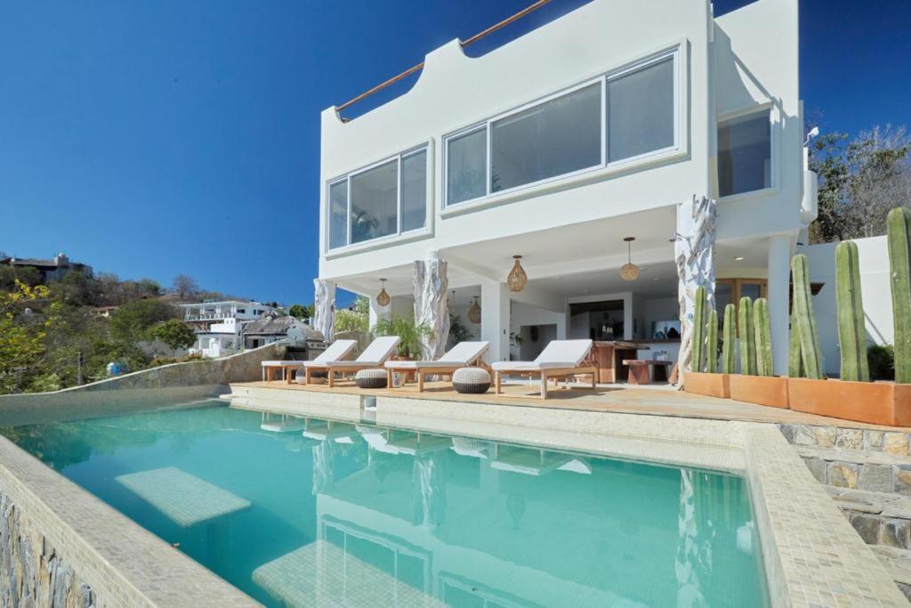 Casa Roni by Xeno - 5 Bedroom Luxury Villa with Ocean View, Playa ...