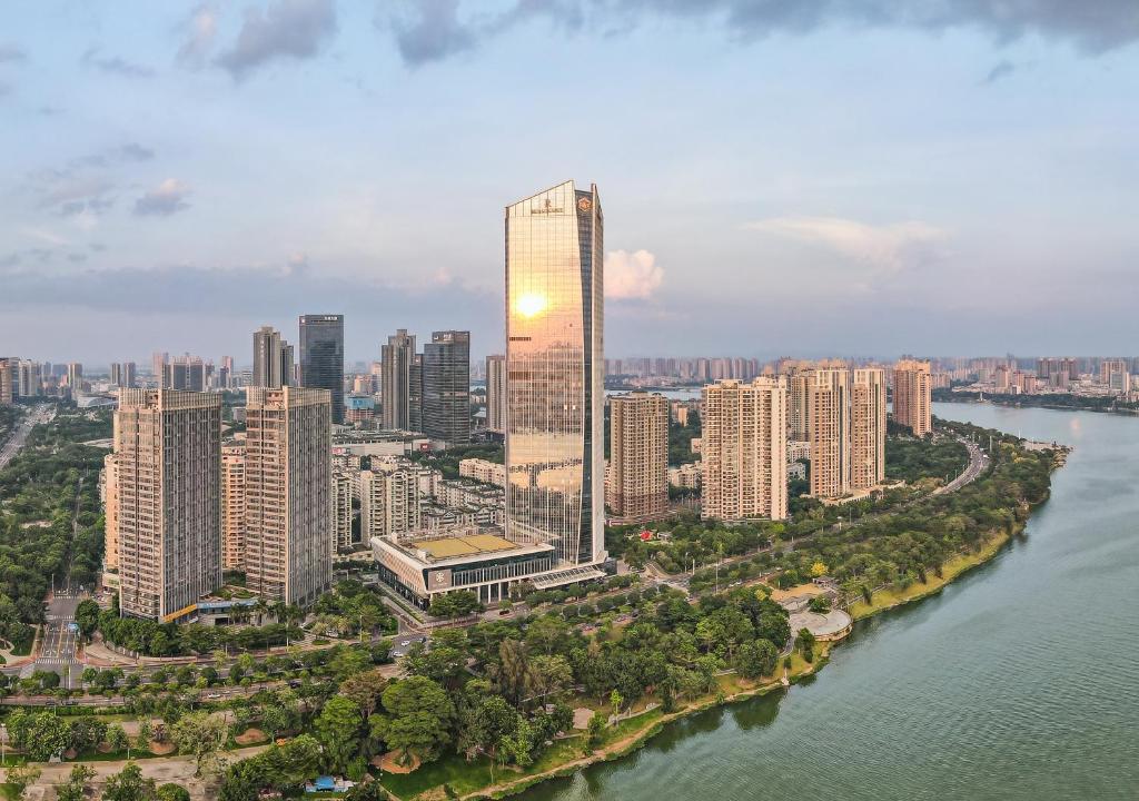 Renaissance Huizhou Hotel, Huizhou (updated prices 2025)