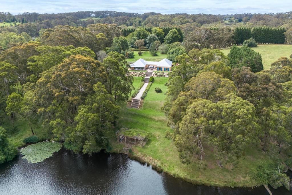 The Bundanoon Lakehouse, Bundanoon (updated prices 2026)