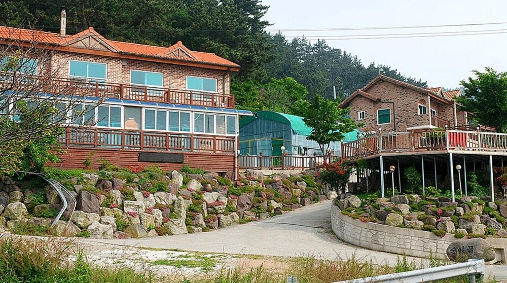 Yeonggwang Chohyeon Pension, Yeonggwang (updated prices 2026)