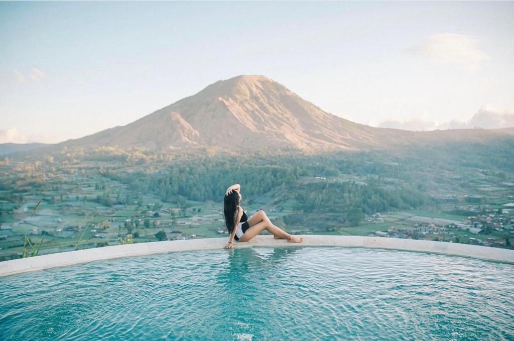 White cloudy, Gretek (updated prices 2025)