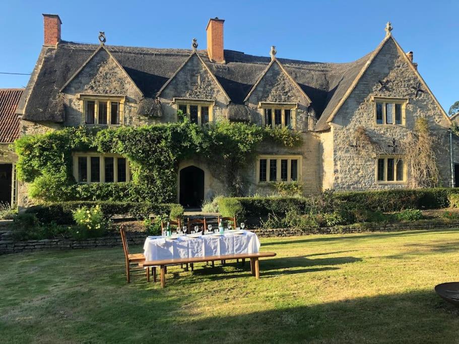 Seventeenth century luxury pad near Glastonbury, Pilton (precios ...