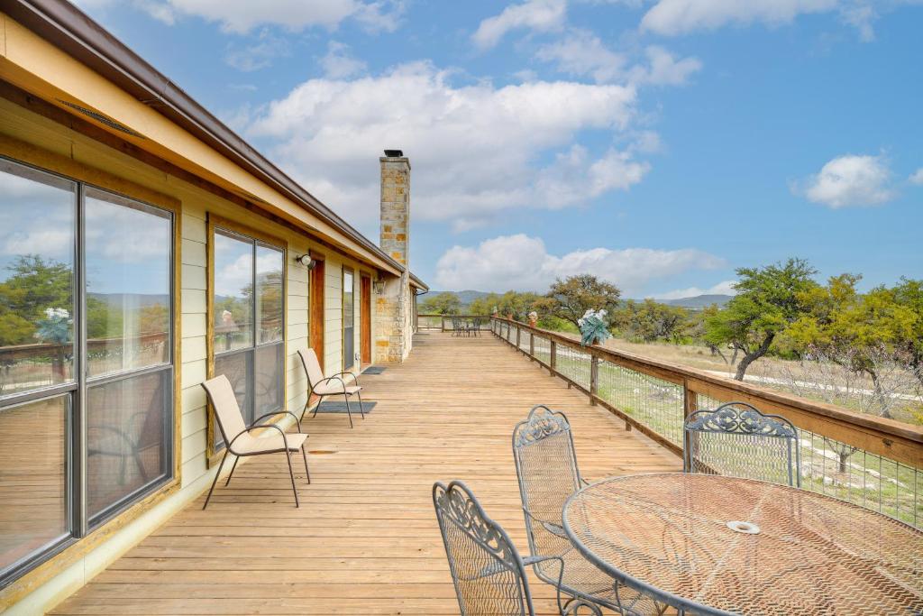 Secluded Texas Hill Country Vacation Rental - Deck, Medina (updated ...