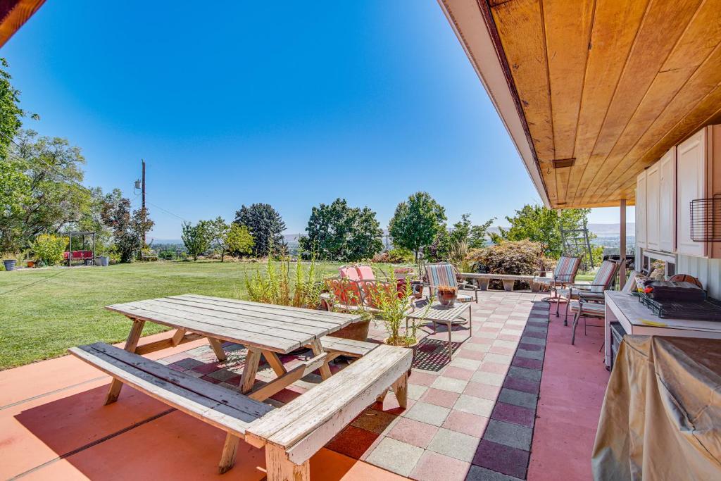 Yakima Wine Country Retreat with Scenic Valley Views, Yakima (updated ...