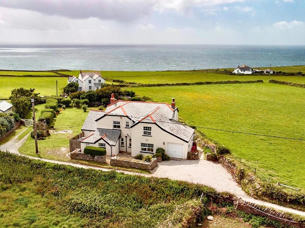 Merlins Cottage, Tintagel (updated prices 2025)