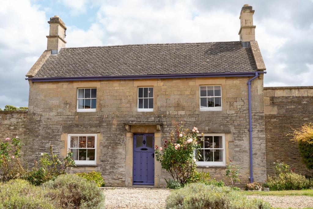 The Maze Garden Cottage by Mint Stays, Biddlestone (updated prices 2025)