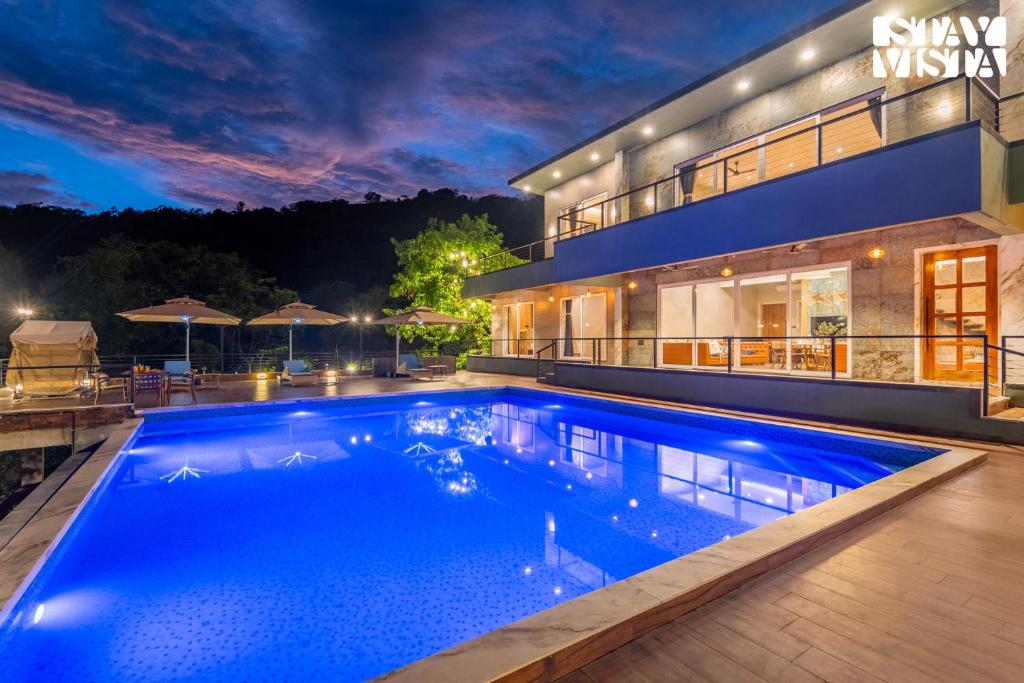 StayVista at La Belleza with Infinity Pool & Lake View Alfresco Dining ...