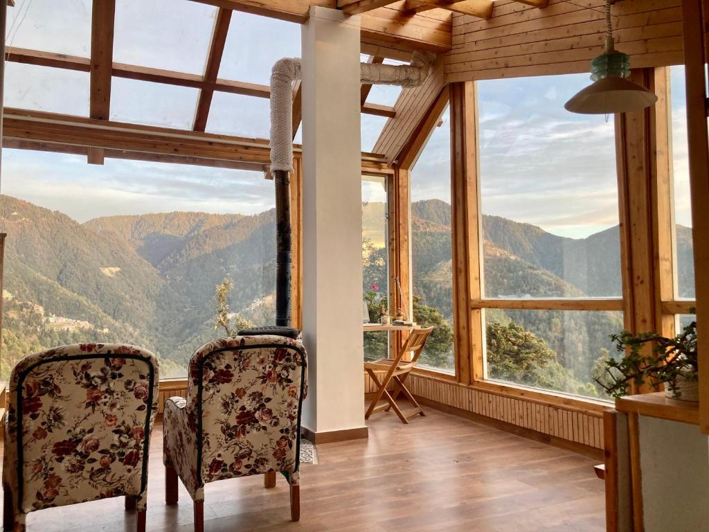 WindowBox SKYDECK, Dalhousie (updated prices 2025)