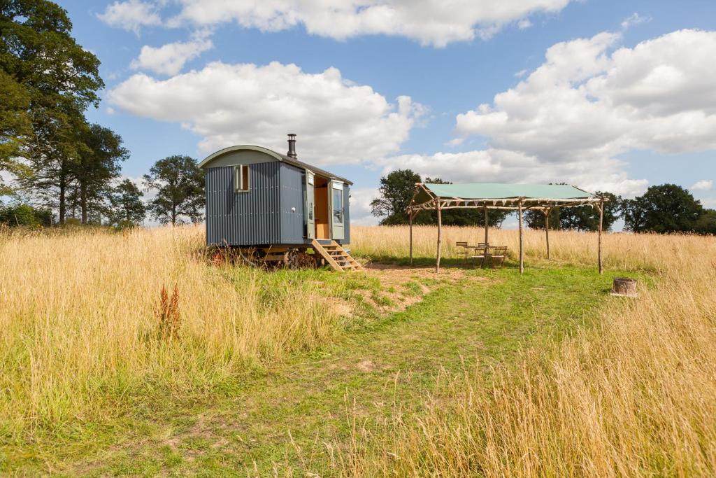 Barbara Shepherds Hut, Kent (updated prices 2026)