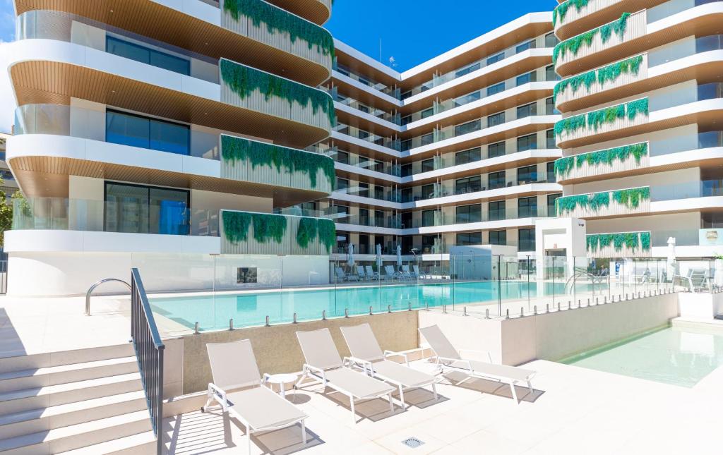 Jade Luxury Home in a brand new exclusive Complex with Mountain and ...