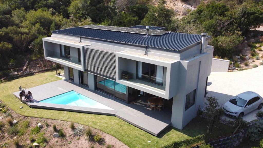 Villa Emeraude - Luxe 4BD Simola Estate Golf & Pool, Westford Bridge ...