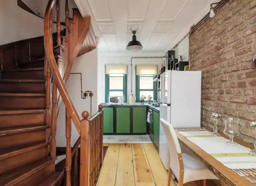 Gorgeous Rustic Balat 4bed2bath Home! #363, Istanbul (updated prices 2025)