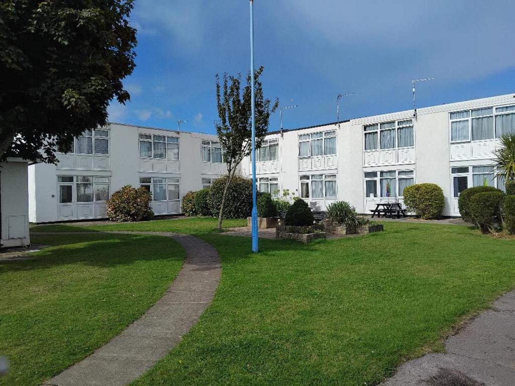 Dawlish Warren Welcome family holiday park South Devon Willow villa ...