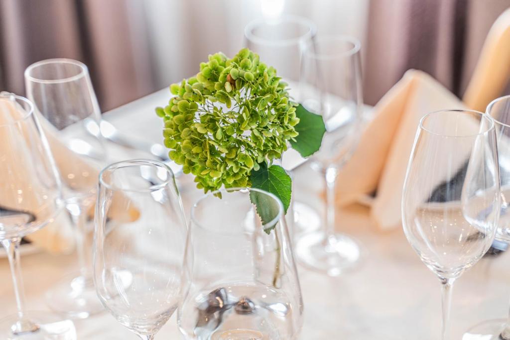 Iris Hotel Boston, Brookline (updated prices 2025)