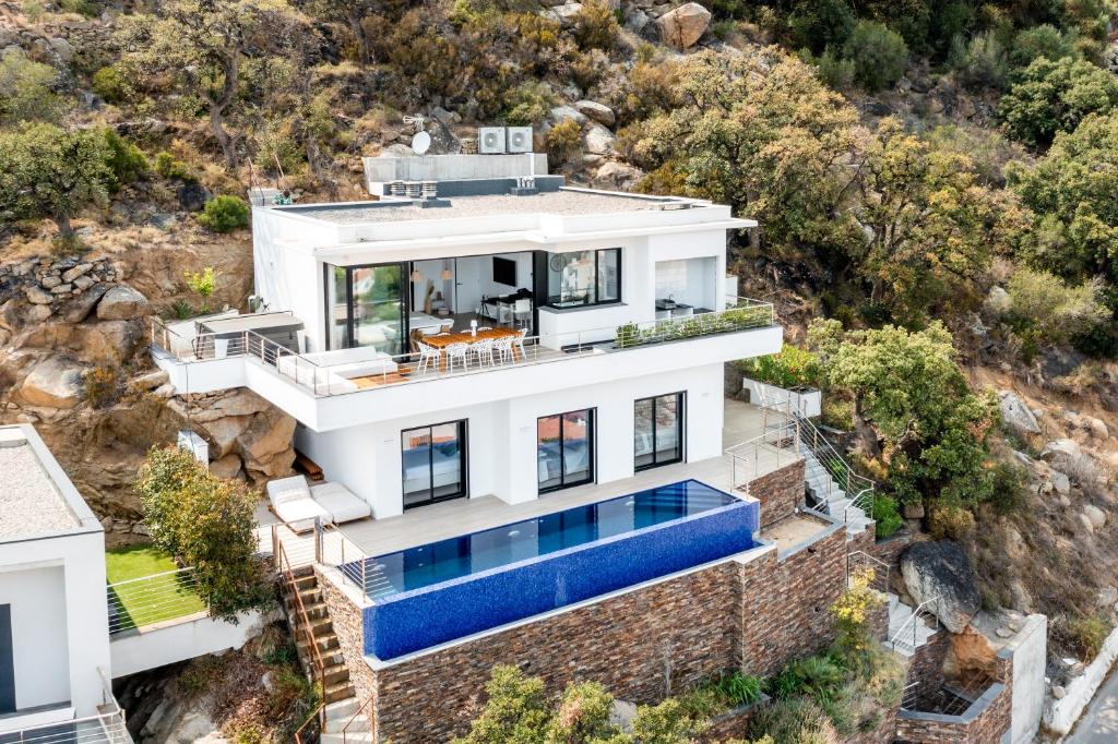 Level Mar, Roses (precios actualizados 2025)