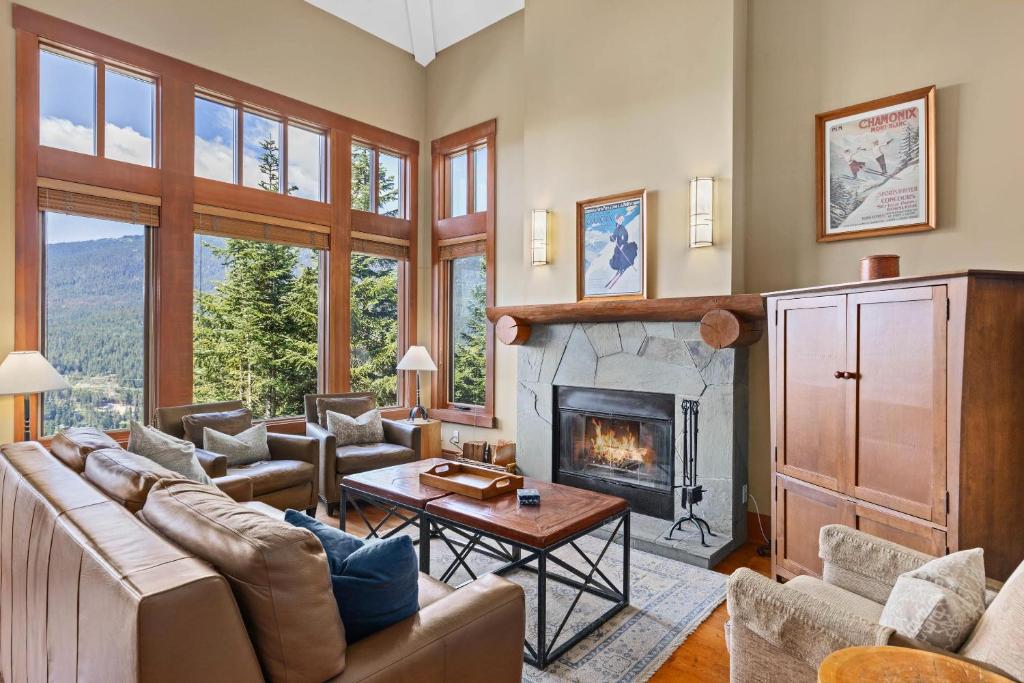 Taluswood The Heights 18 | Mountainside Townhome w/ Ski Access, Hot Tub ...