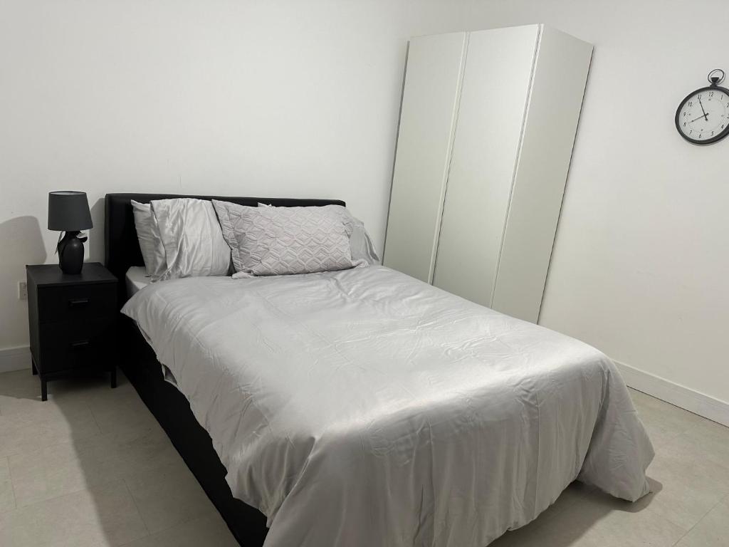 Langley Lodge, Langley Marish (updated prices 2025)