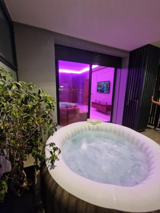 luxury Studio with jacuzzi, Casablanca (updated prices 2025)