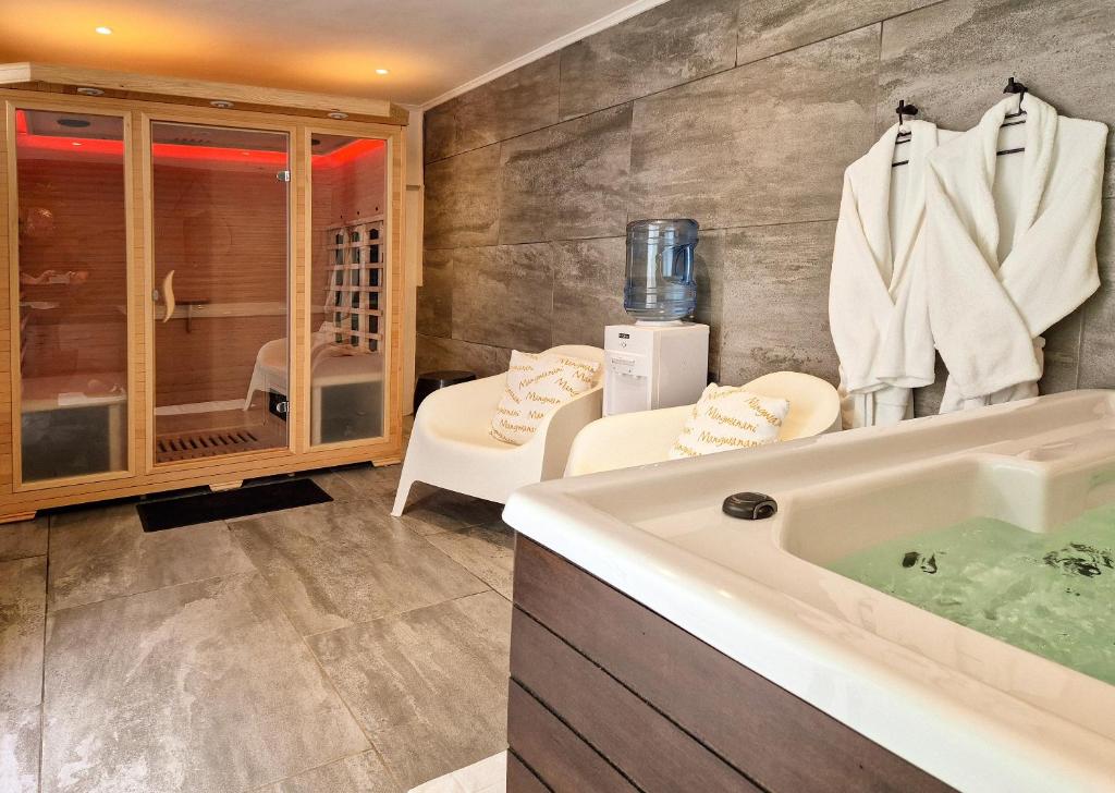 Blue Marlin All-Inclusive Seascape by Dream Resorts, Scottburgh ...