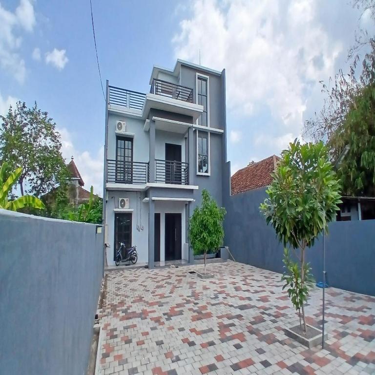 RedDoorz at Griya Athaya Maguwoharjo Yogyakarta, Seturan (updated ...