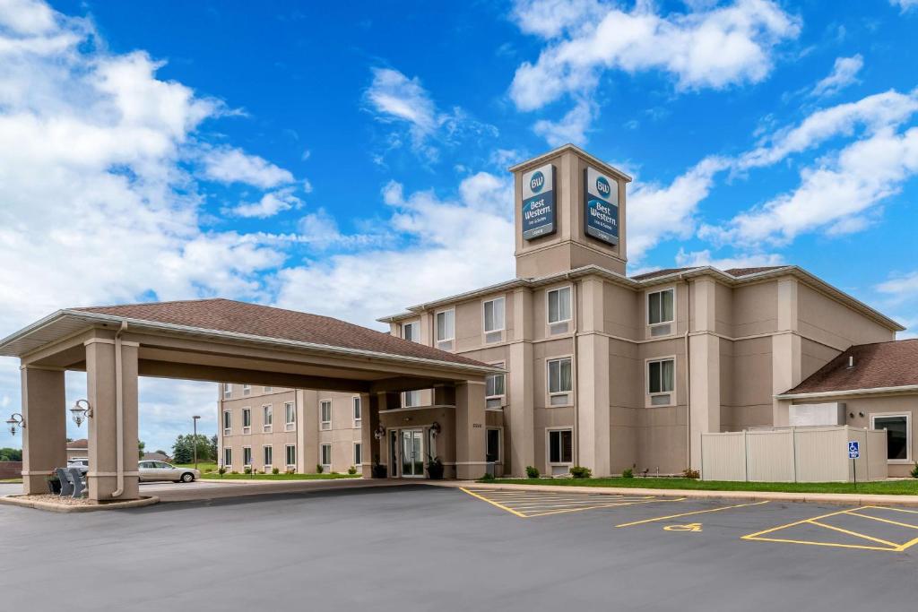 Best Western Legacy Inn & Suites Beloit/South Beloit, South Beloit ...