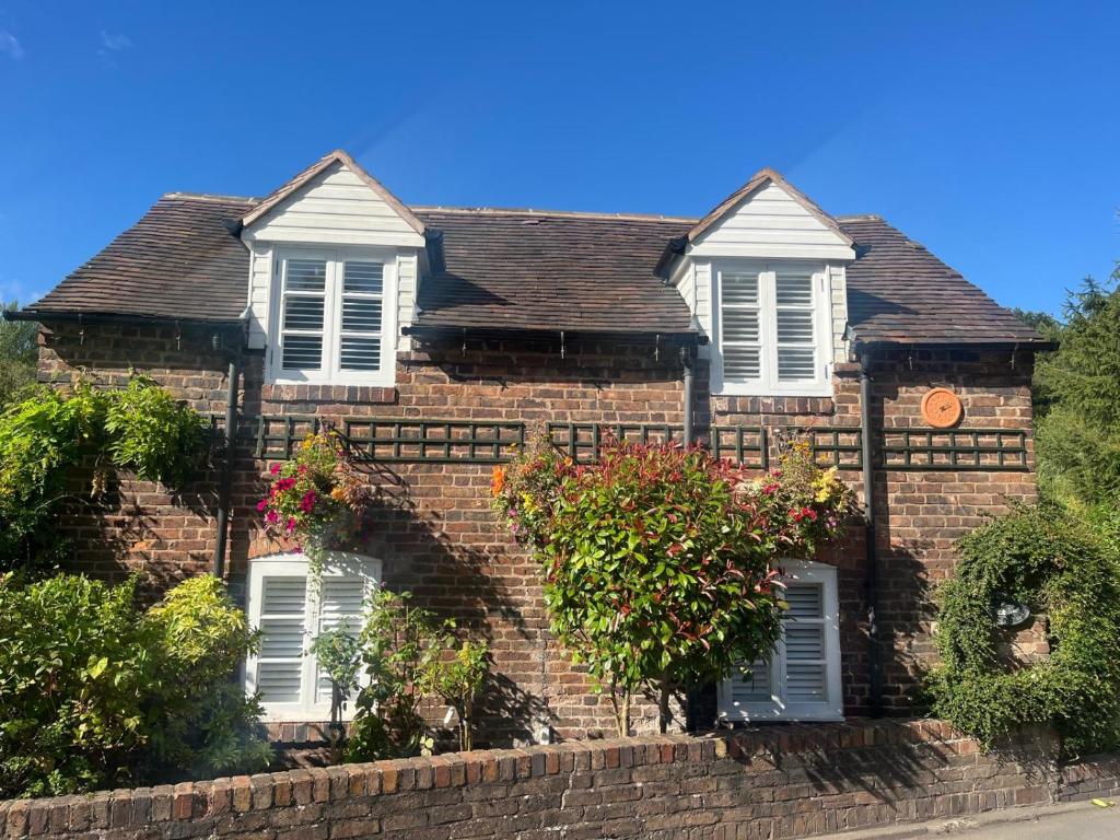 Riverside Cottage, Ironbridge (updated prices 2026)