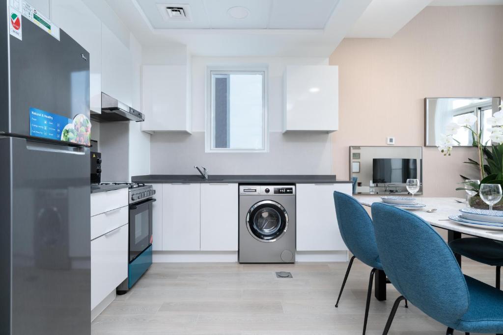 Bloom Tower B District 10 Modern One Bedroom Apartment with Stunning ...