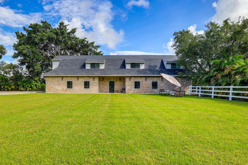 Group Getaway in Jupiter Indoor Pool and Backyard, Jupiter (updated ...