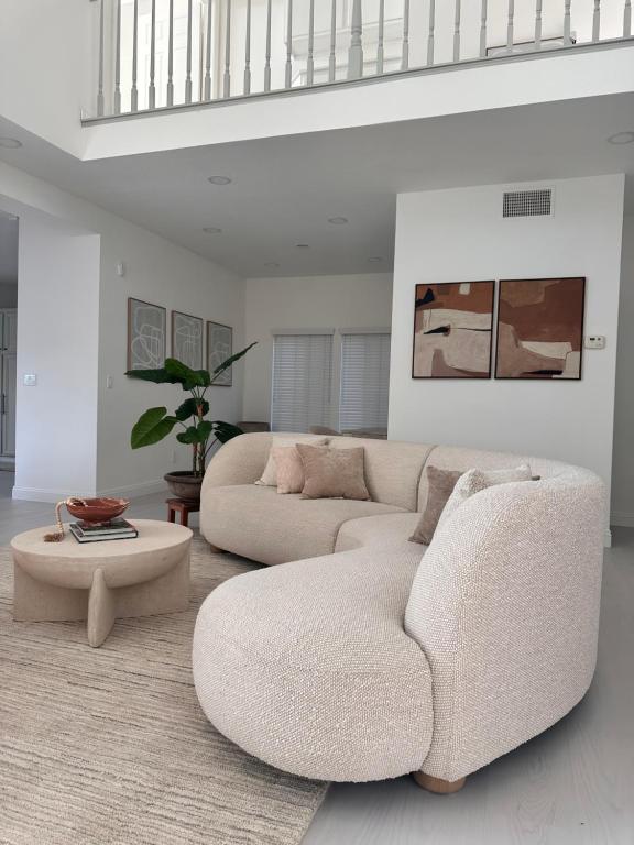 A modern and peaceful oasis, Rancho Cucamonga (updated prices 2025)