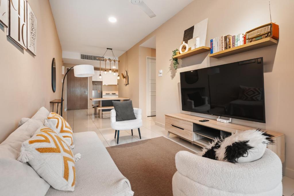 Cozy Apartment with KLCC View & 1 Min to LRT Station, Kuala Lumpur (updated prices 2025)