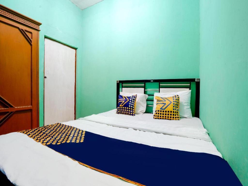 OYO Homes 90918 Eco Tourism Geopark Gunung Masigit Homestay Syariah ...