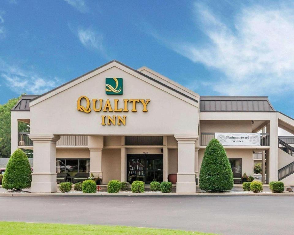 Quality Inn, Paris (updated prices 2025)