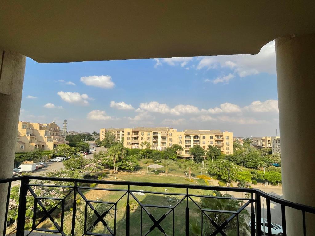 Panorama Al Shorouk apartment with view, Madīnat ash Shurūq (updated ...