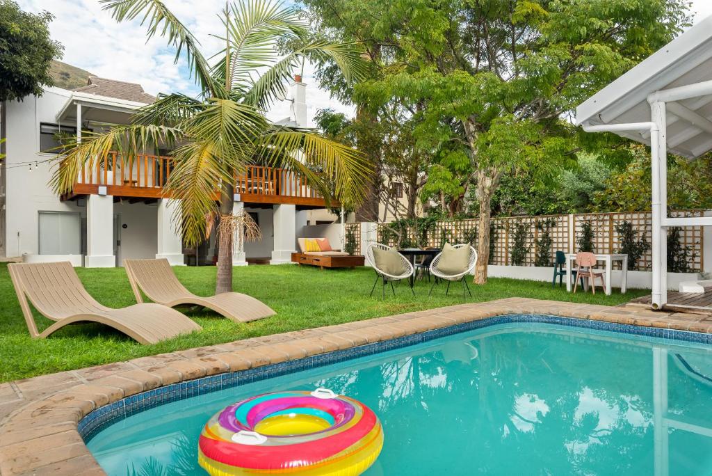 Neighbourgood Hill, Cape Town (updated prices 2026)