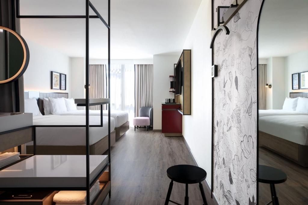 Renaissance New York Flushing Hotel at Tangram, Queens (updated prices ...