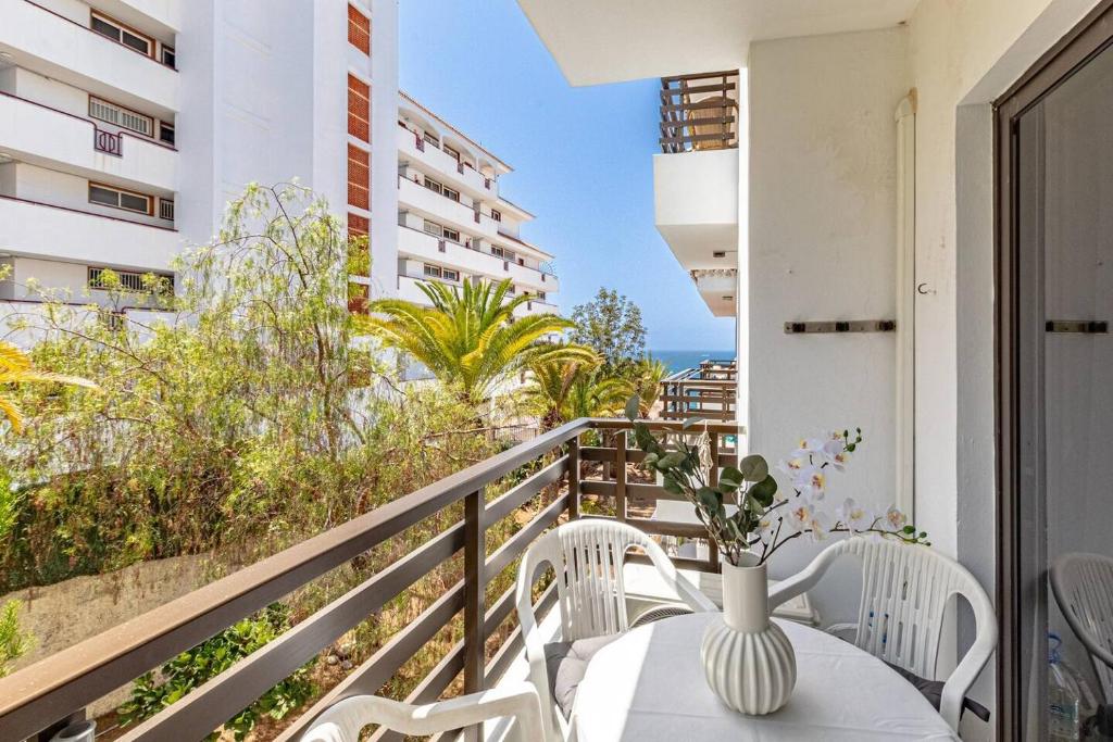 Beachside Apartment By Dream Homes Tenerife, Puerto de Santiago ...