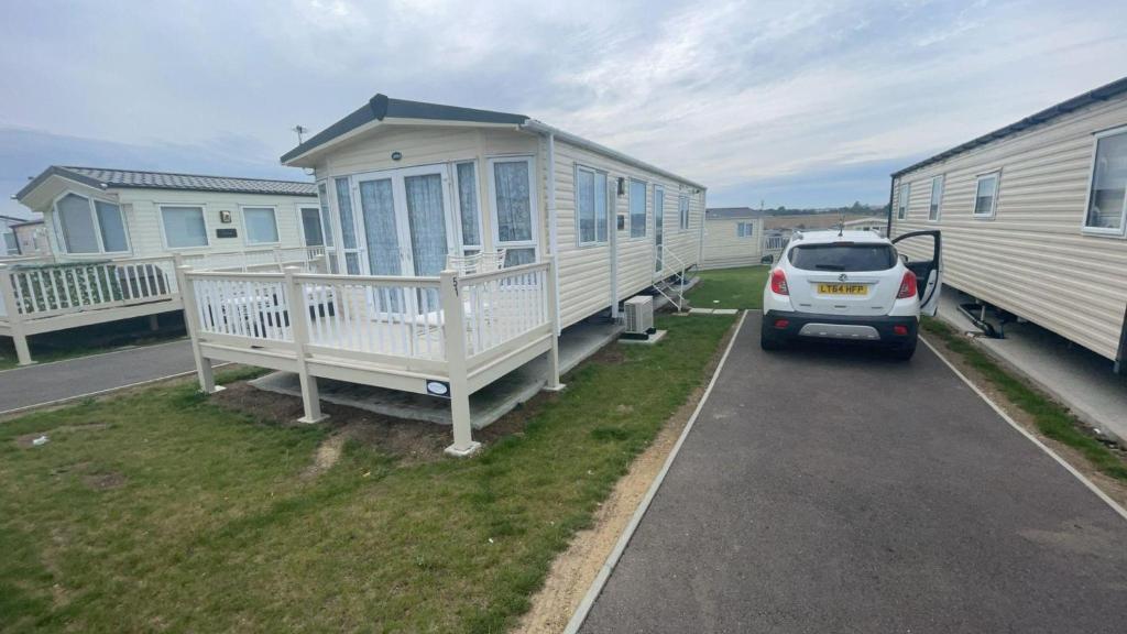Seaside holiday caravan on park holidays harts, Leysdown-on-Sea ...
